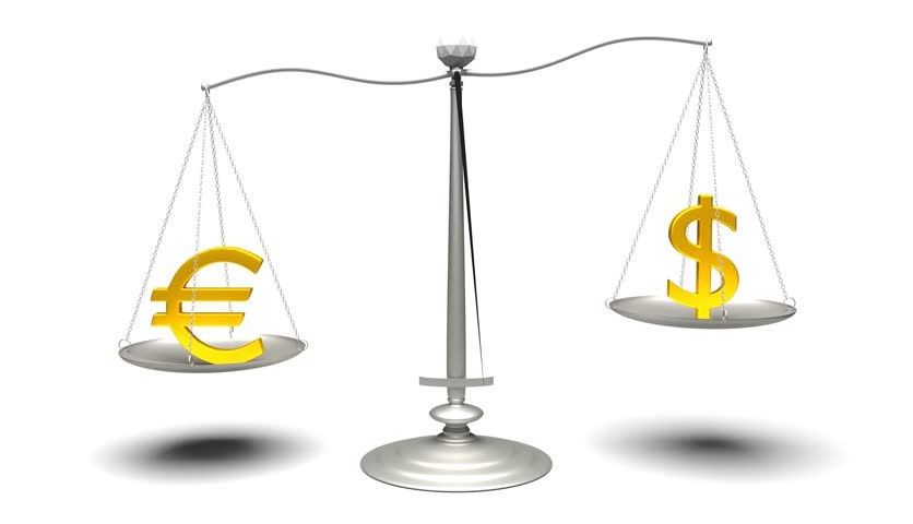 Moneda europeană și dolarul american, în declin - MyTex.ro