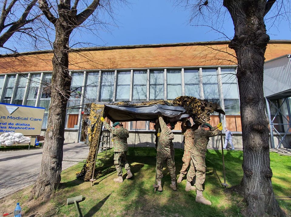 BRAȘOV. Explicația pentru corturile Armatei din Tractorul. Centre ...