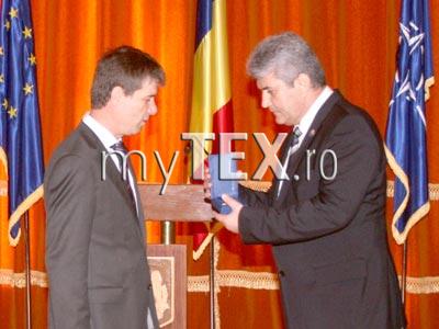 DISTINCŢIE: Primarul George Scripcaru a primit ieri „Emblema de Onoare ...