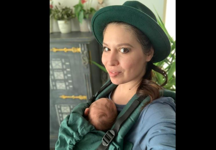 Cristina Bălan a născut acasă, în cadă - MyTex.ro