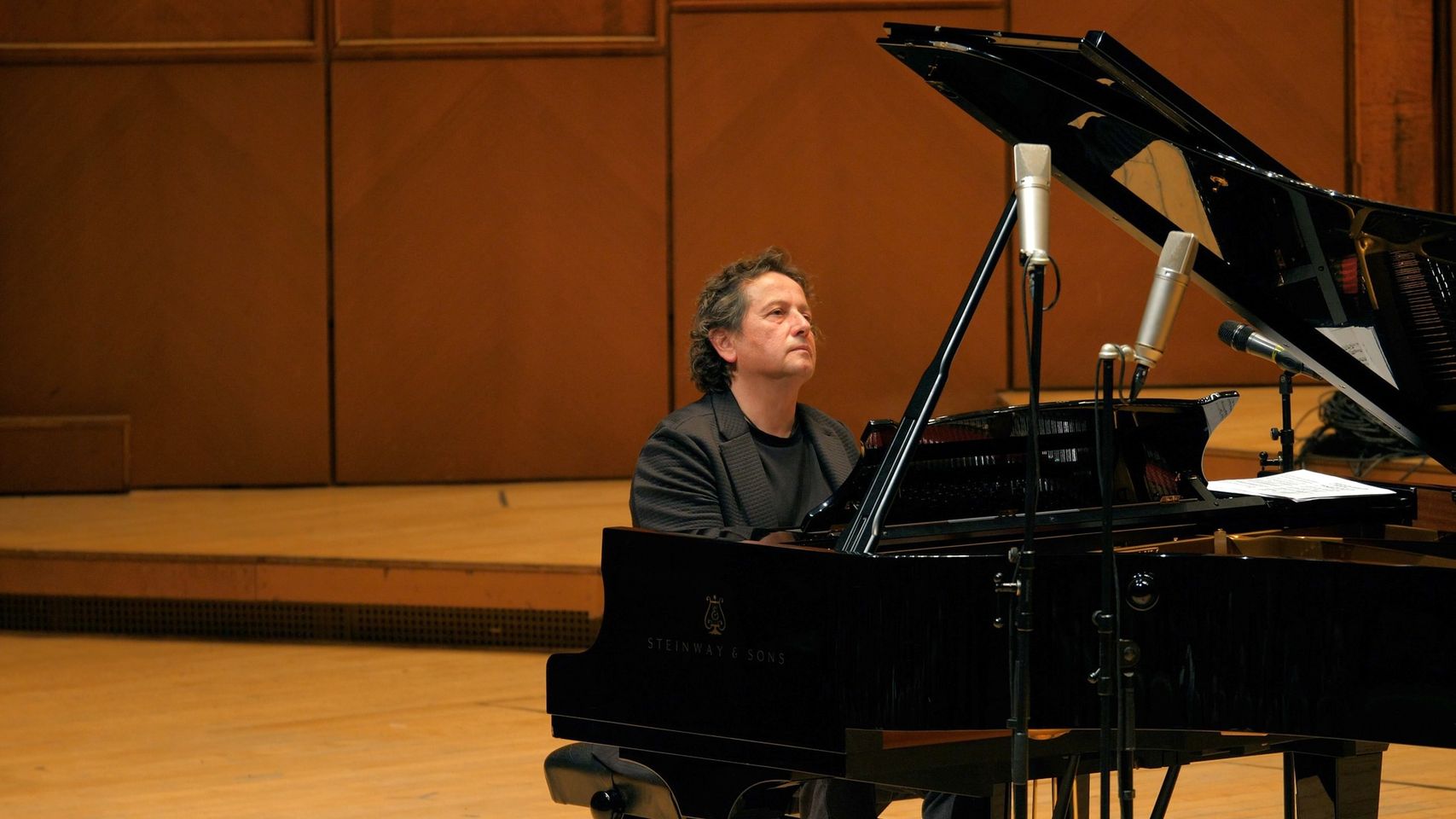 Concert exclusiv Mozart, cu Horia Mihail - MyTex.ro