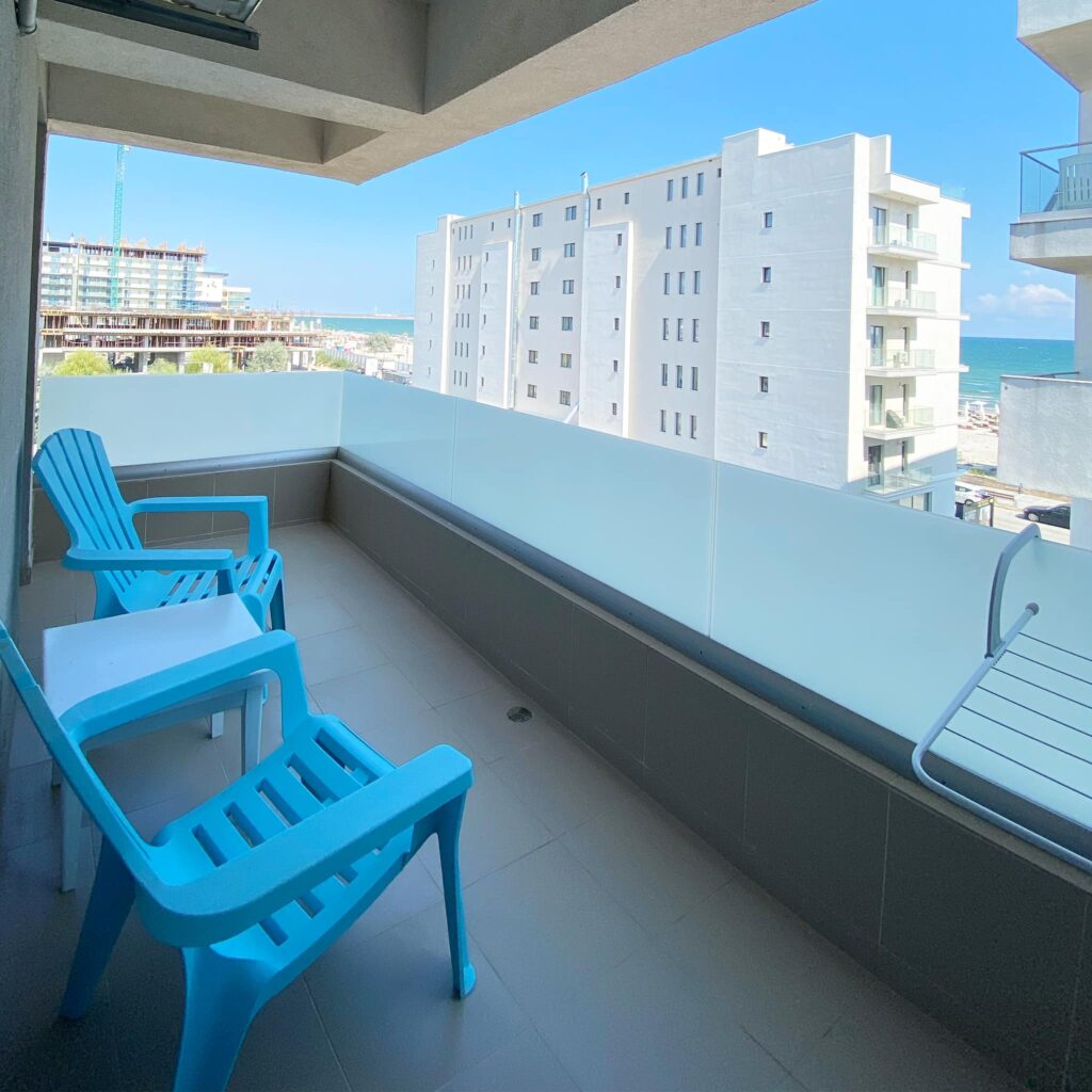 Cabral și Andreea Ibacka își vând apartamentul de la mare (galerie foto ...