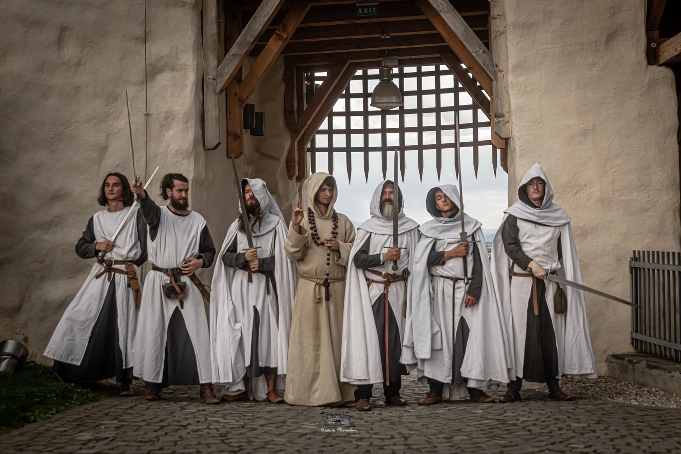 Horia Brenciu şi trupa Compact alături de cavalerii teutoni - MyTex.ro