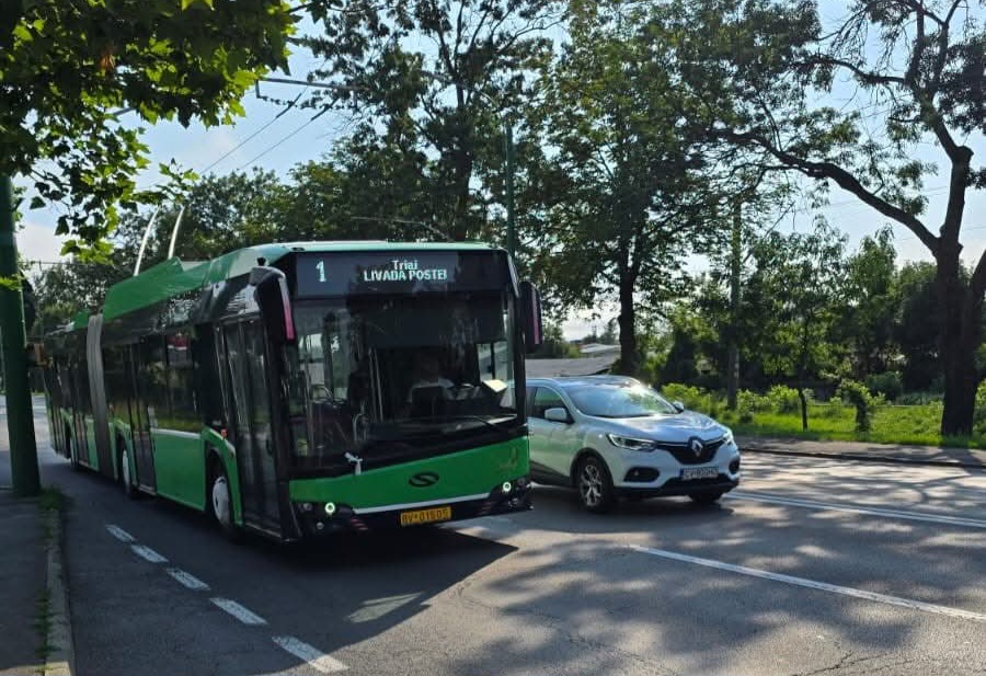 De ce sunt puse banderole albe la autobuzele RATBV - MyTex.ro